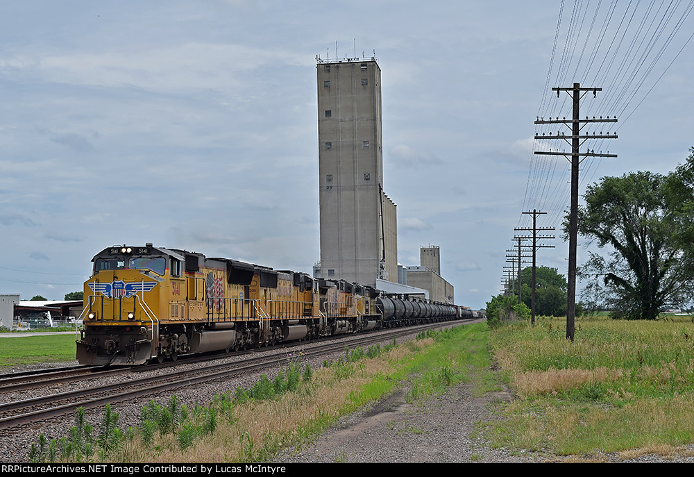 UP 5141 westbound UP manifest train